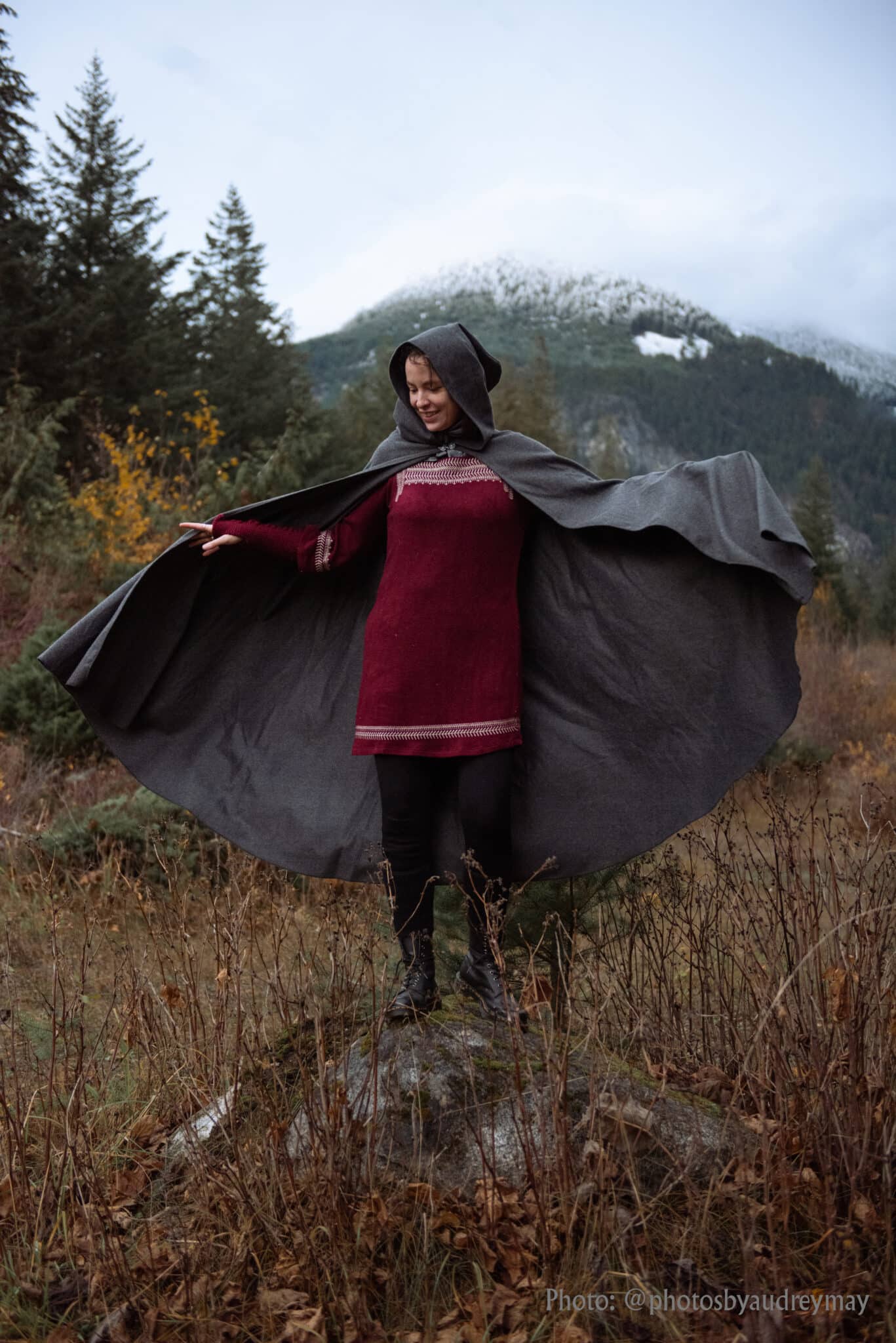 Wool Hooded Cloak – Grommet's Leathercraft