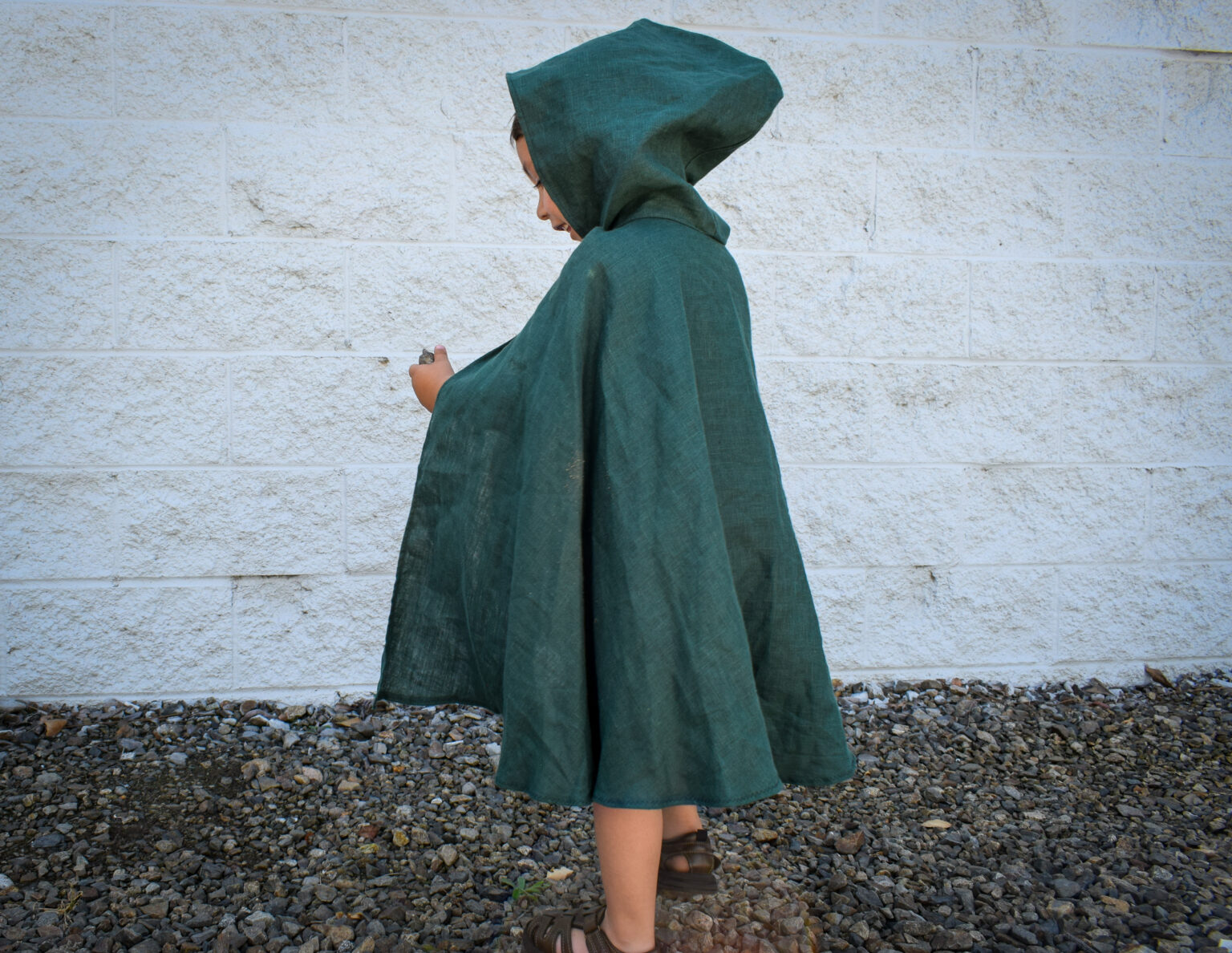 Linen Child Size Hooded Cloak – Grommet's Leathercraft