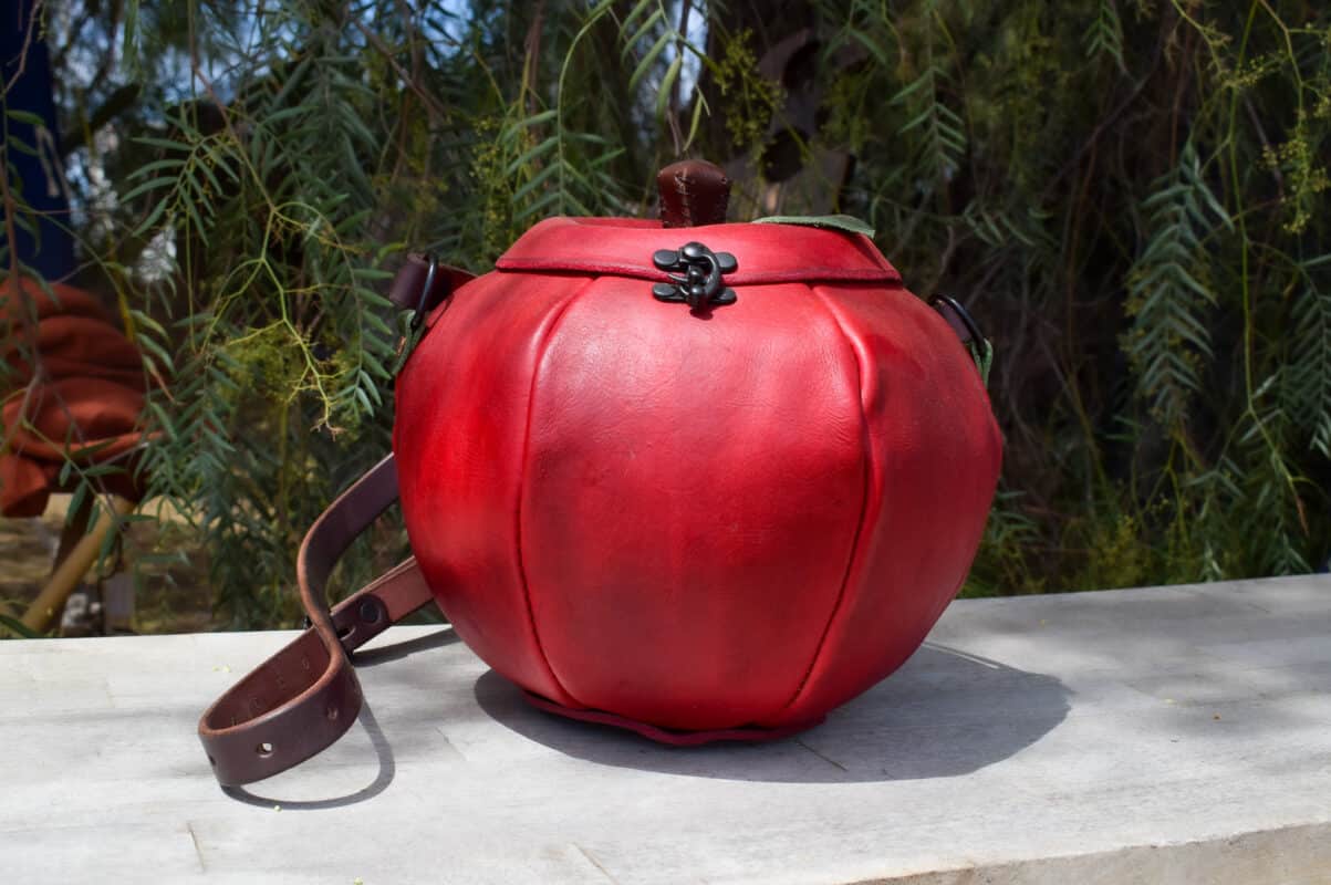 Handmade Leather Apple Bag – Grommet's Leathercraft