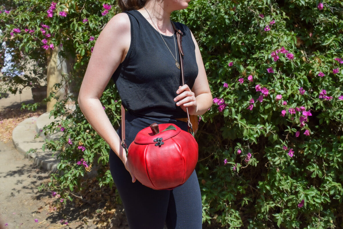 Handmade Leather Apple Bag – Grommet's Leathercraft